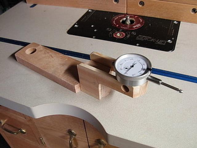 Router Fence Gage - Woodworking Project by Jim Jakosh - Craftisian