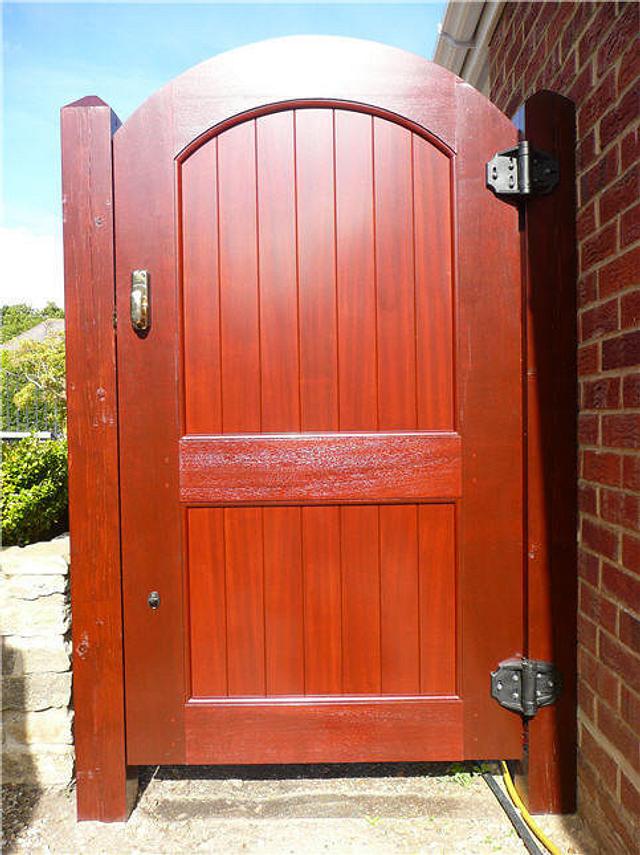 Sapele Side Gate - Woodworking Project by Brit - Craftisian