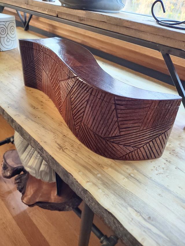 Wave box - Woodworking Project by Tom Regnier - Craftisian