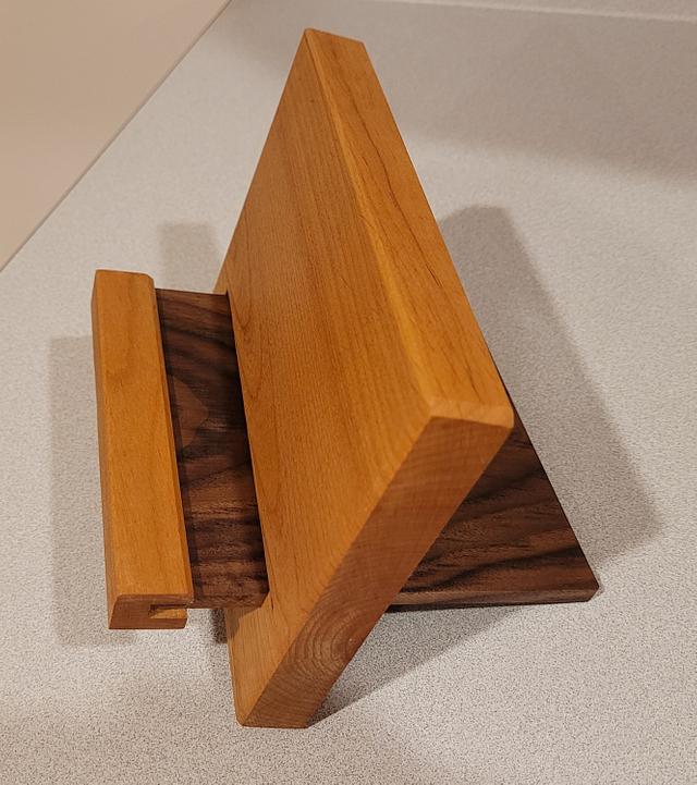 Another phone stand - Woodworking Project by BB1 - Craftisian