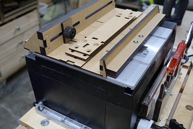 Micro-Mack Sled with Replaceable ZCI inserts. - Woodworking Project by ...