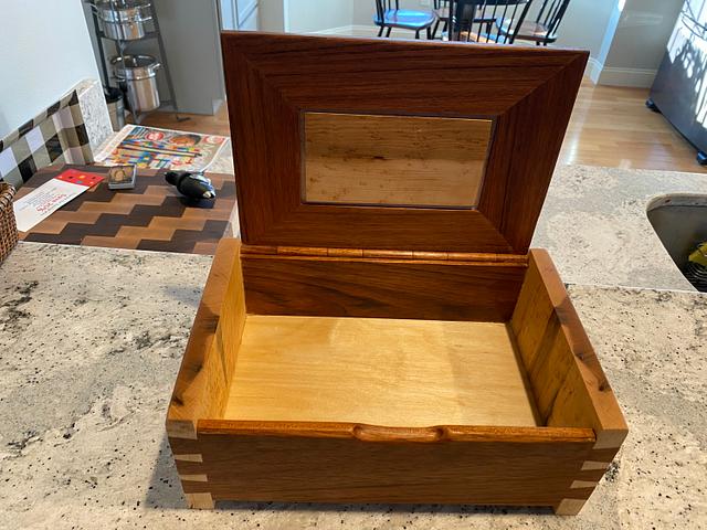 Keepsakes Boxes with Hidden Hinges - Woodworking Project by Alan ...