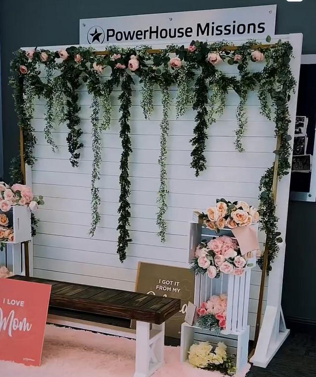 8x8 Backdrop - Woodworking Project by Shiro Campos - Craftisian