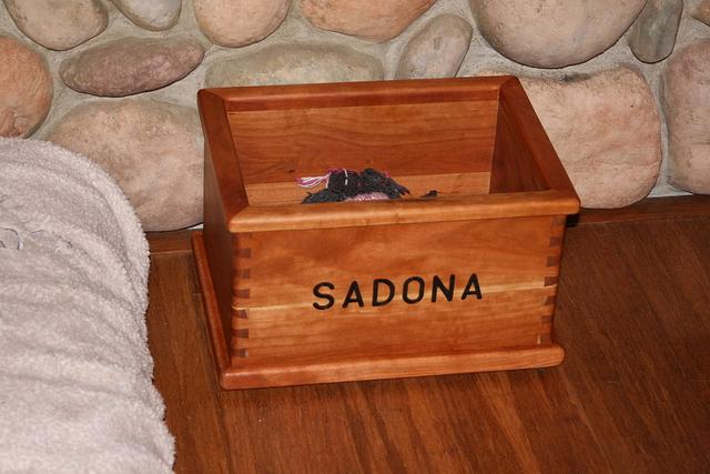 dogs toy box - Woodworking Project by Pottz - Craftisian