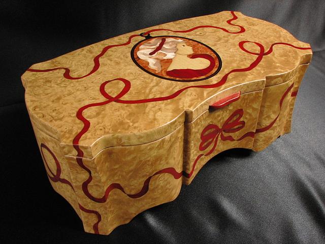 Cameo Jewelry Box - Woodworking Project by Dennis Zongker - Craftisian