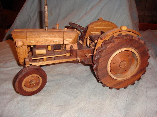 FORDSON TRACTOR - Woodworking Project by GR8HUNTER - Craftisian