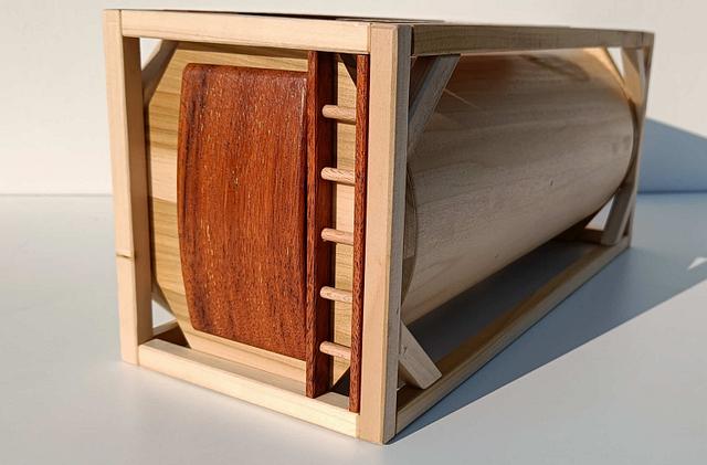 Tank container for the trailer - Woodworking Project by Dutchy - Craftisian