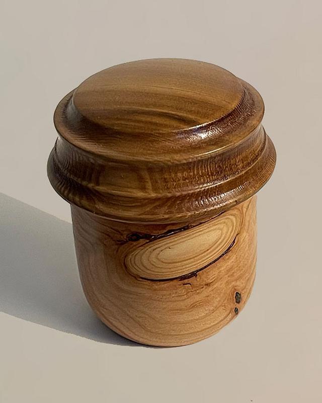 Just a 2x4 box with a cedar top - Woodworking Project by awsum55 ...