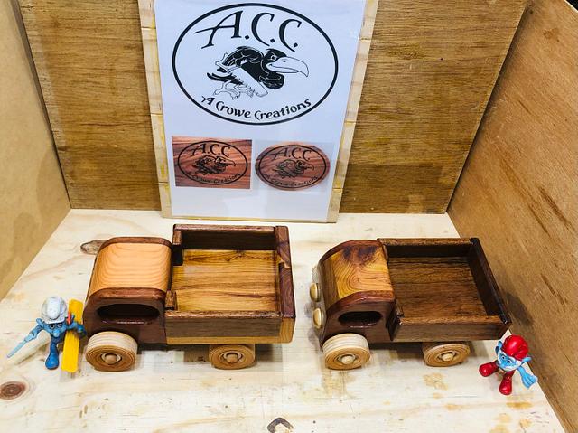 A Couple of Playable Ute's/Trucks - A "King Cab" and a "Duel Cab ...