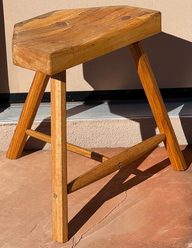 Putting on socks stool - Woodworking Project by Dave Polaschek - Craftisian