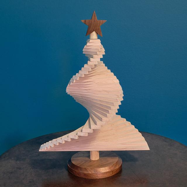 Mini Christmas Tree - Woodworking Project by Ron Stewart - Craftisian