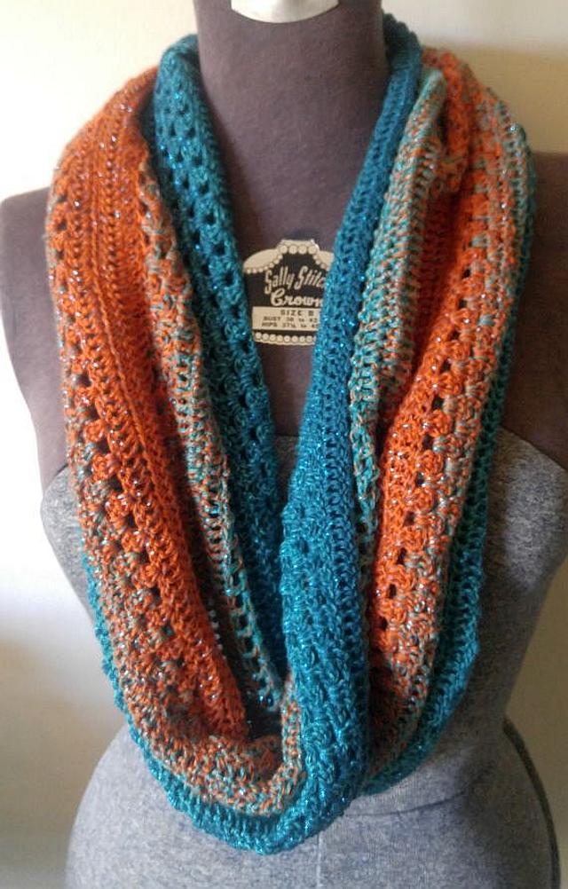 Mobius Infinity Scarf - Needleworking Project by Lcbax - Craftisian