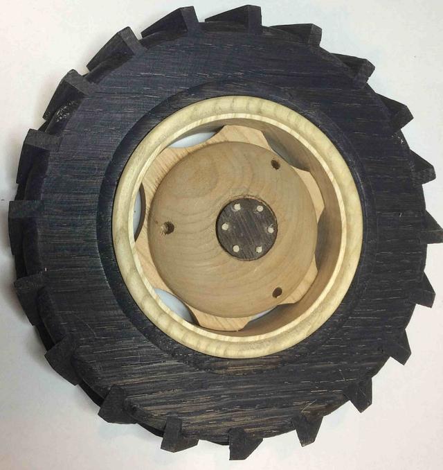 Tractor wheels - Woodworking Project by Dutchy - Craftisian