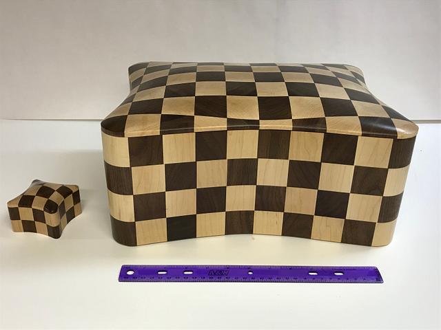 Large Checkerboard Box - Woodworking Project by Roger Gaborski - Craftisian