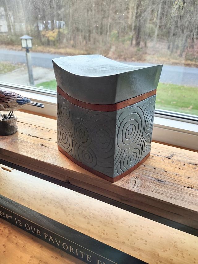 Carved circle box - Woodworking Project by Tom Regnier - Craftisian