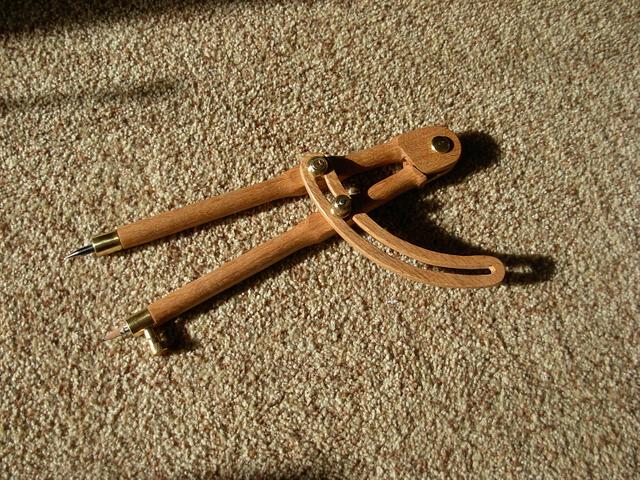 Oak Compass - Woodworking Project by Jim Jakosh - Craftisian