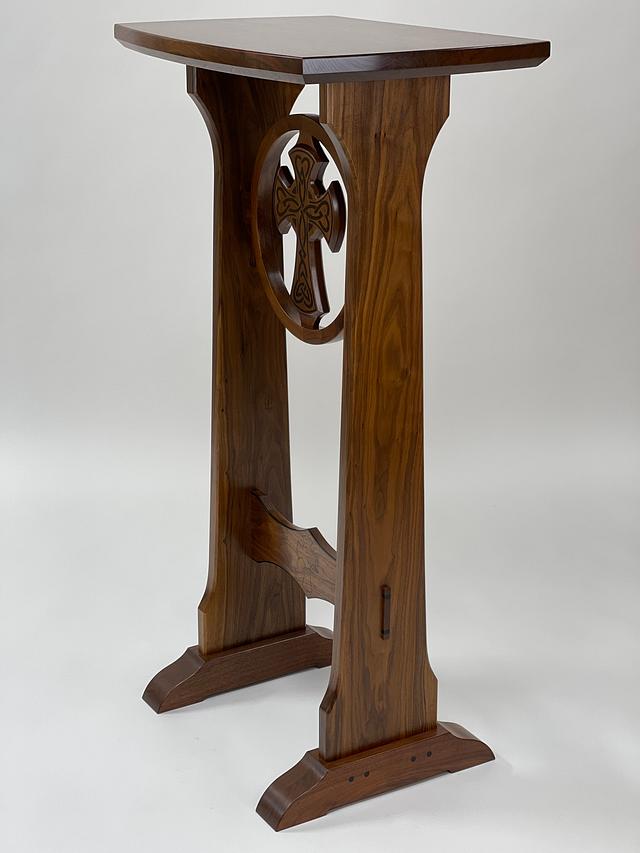 Walnut Lectern - Woodworking Project by Steve Gaskins - Craftisian