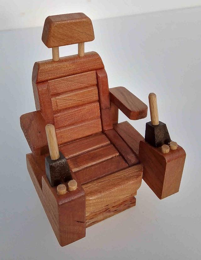 Excavator on wheels - Woodworking Project by Dutchy - Craftisian