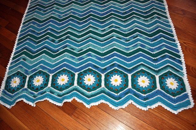 Daisy Border - Needleworking Project by Transitoria - Craftisian