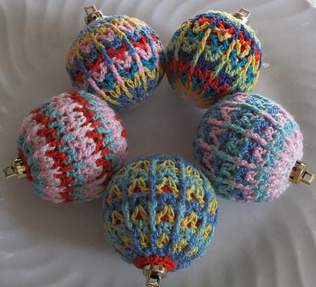 Christmas Bauble Free Pattern - Needleworking Project by Nova55 ...