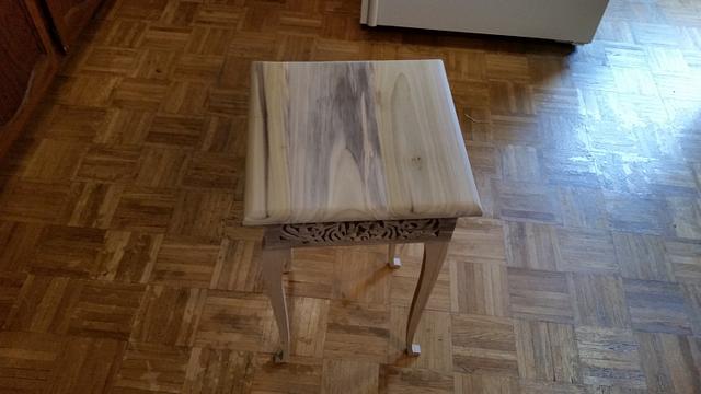 Small Decorative Table - Woodworking Project by David Roberts - Craftisian