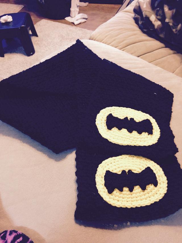 Batman scarf - Needleworking Project by FashionBomb - Craftisian