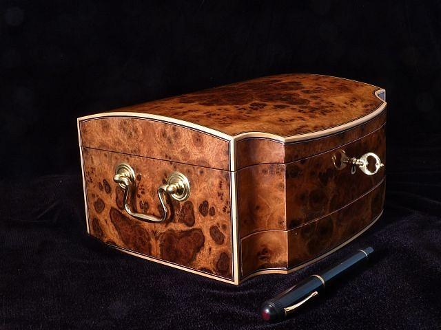 Walnut Fountain Pen Box - Woodworking Project by RogerBean - Craftisian