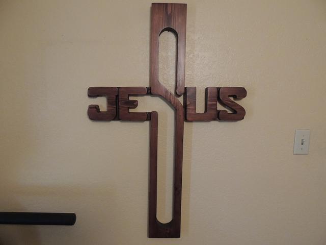 "Big Jesus Cross" - Woodworking Project by Rolando Pupo - Craftisian