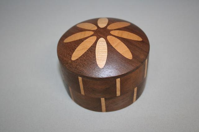 Eight Ellipse Box - Woodworking Project by Roger Gaborski - Craftisian